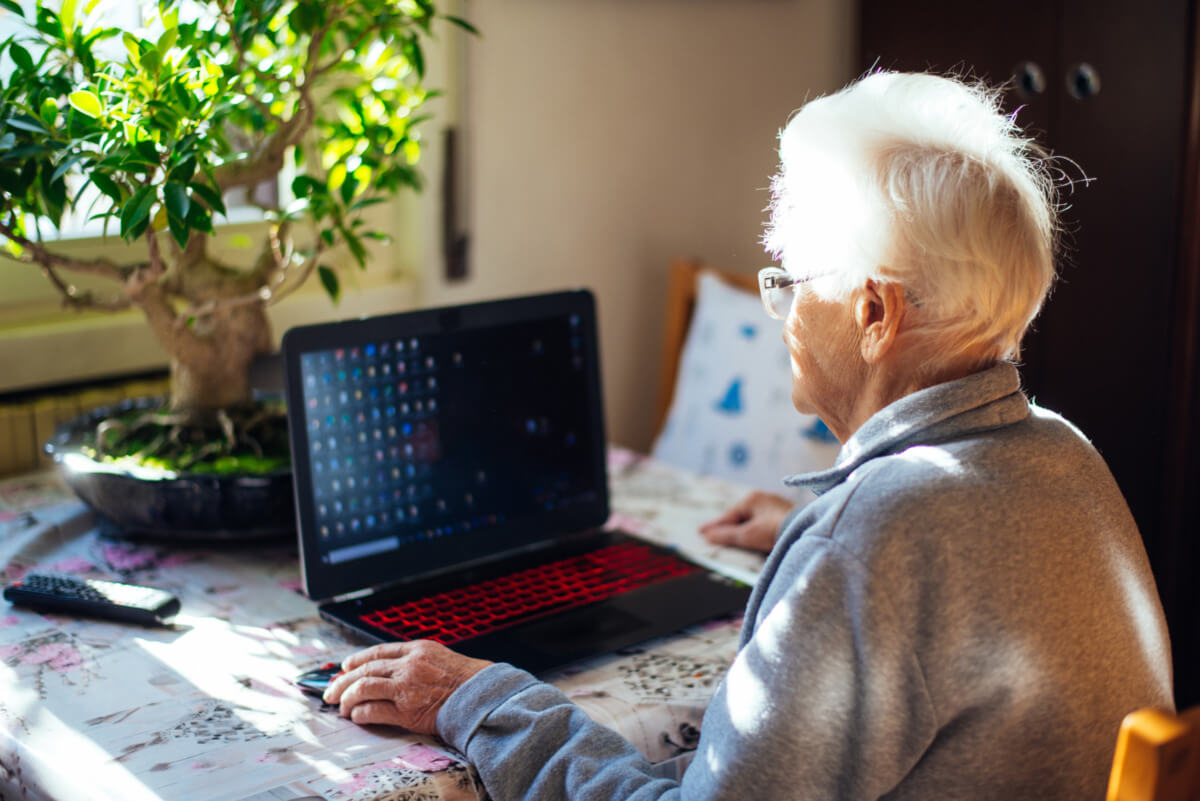 PC-Kurse für Senioren: Technik im Alter meistern